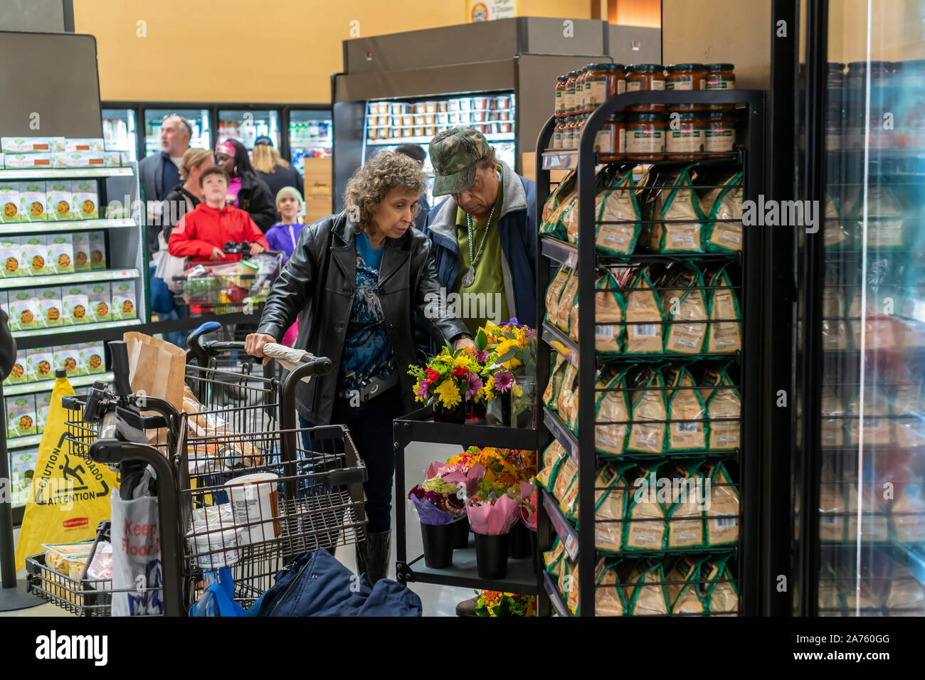 Thousands of excited shoppers flock to the Wegmans supermarket in ...