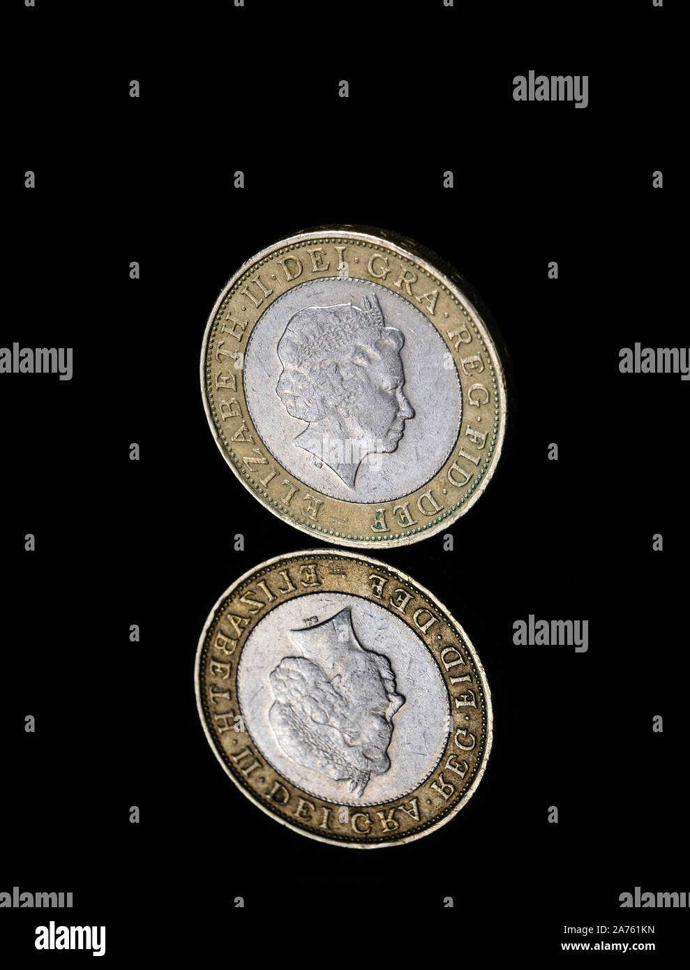 Two pound coin hi-res stock photography and images - Alamy