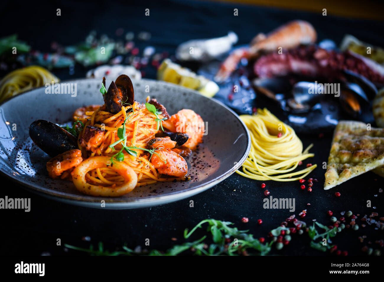 delicious italian spaghetti with fresh seafood & tasty vegetables Stock ...