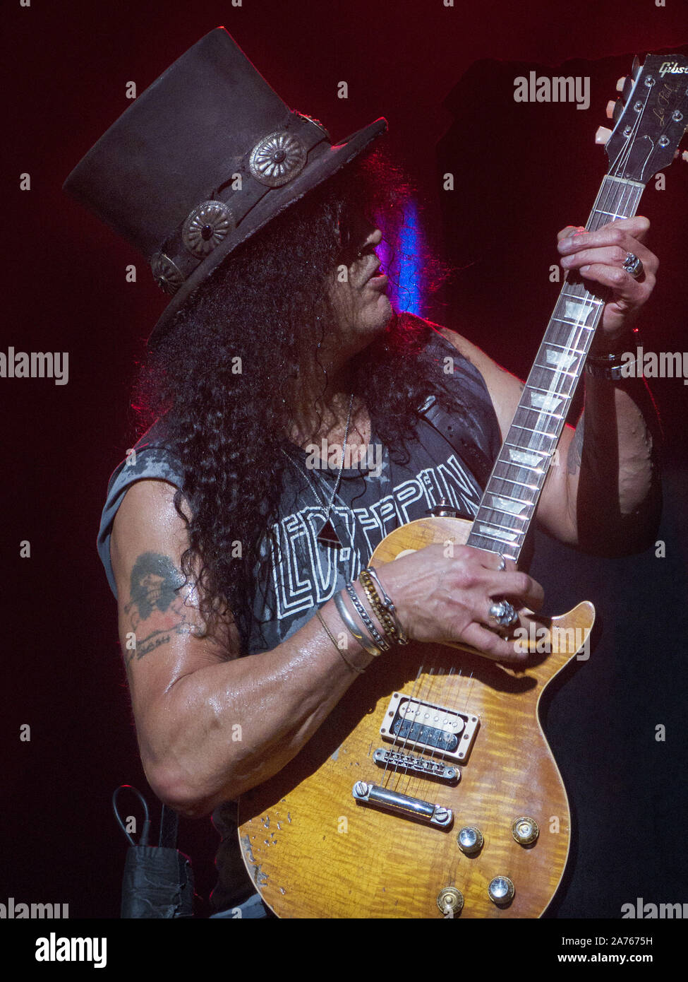 October 29, 2019, Salt Lake City, UT, USA: Guitarist Slash of the rock ...