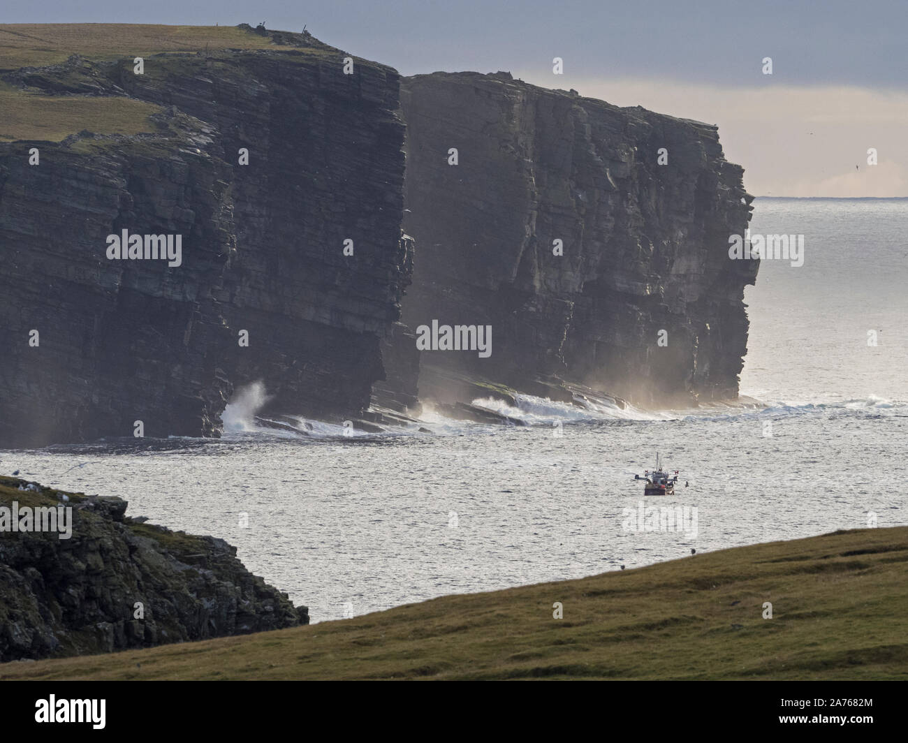 Shetland cliff scenery hi-res stock photography and images - Alamy