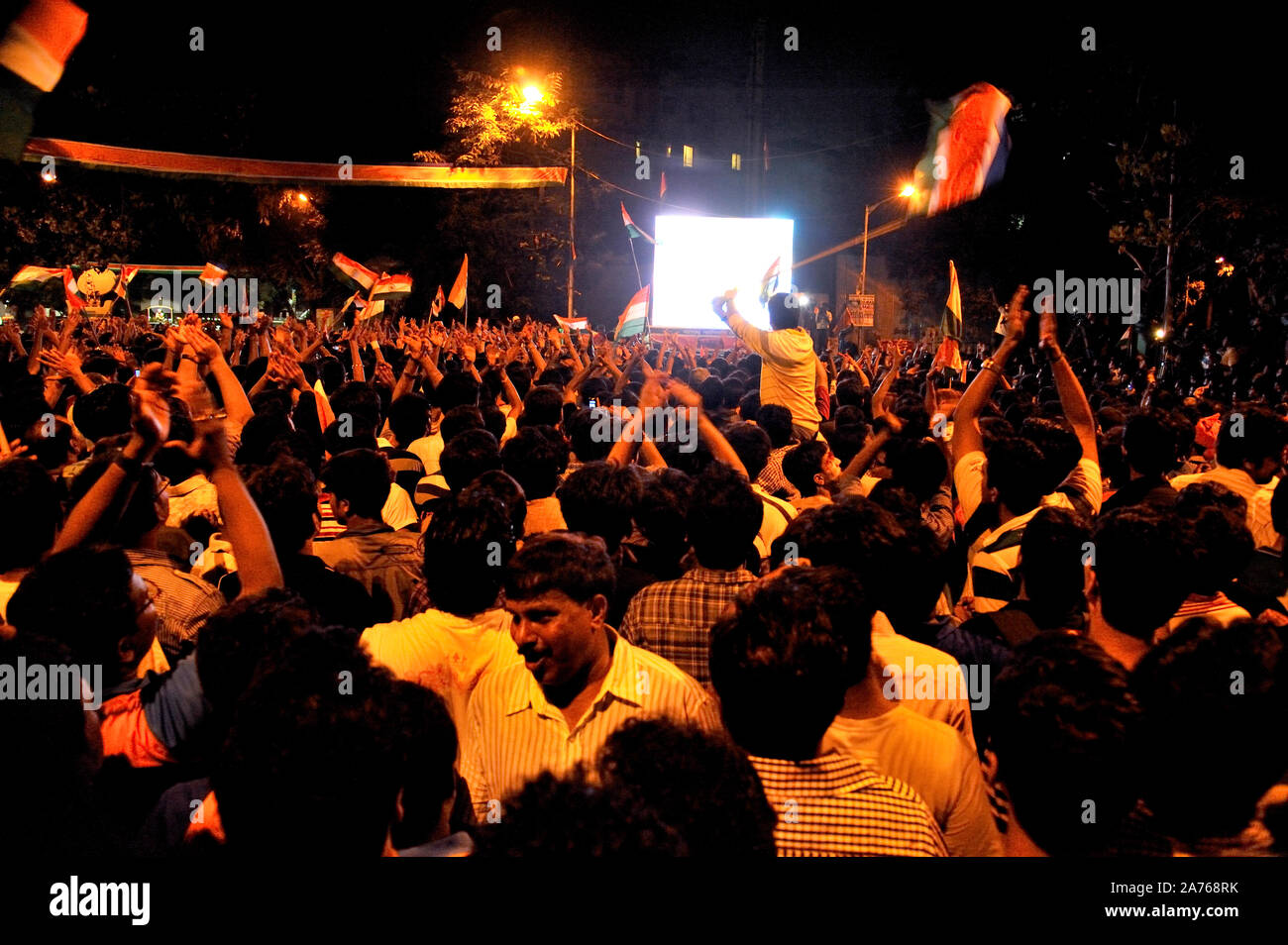 India cricket crowd hi-res stock photography and images - Alamy