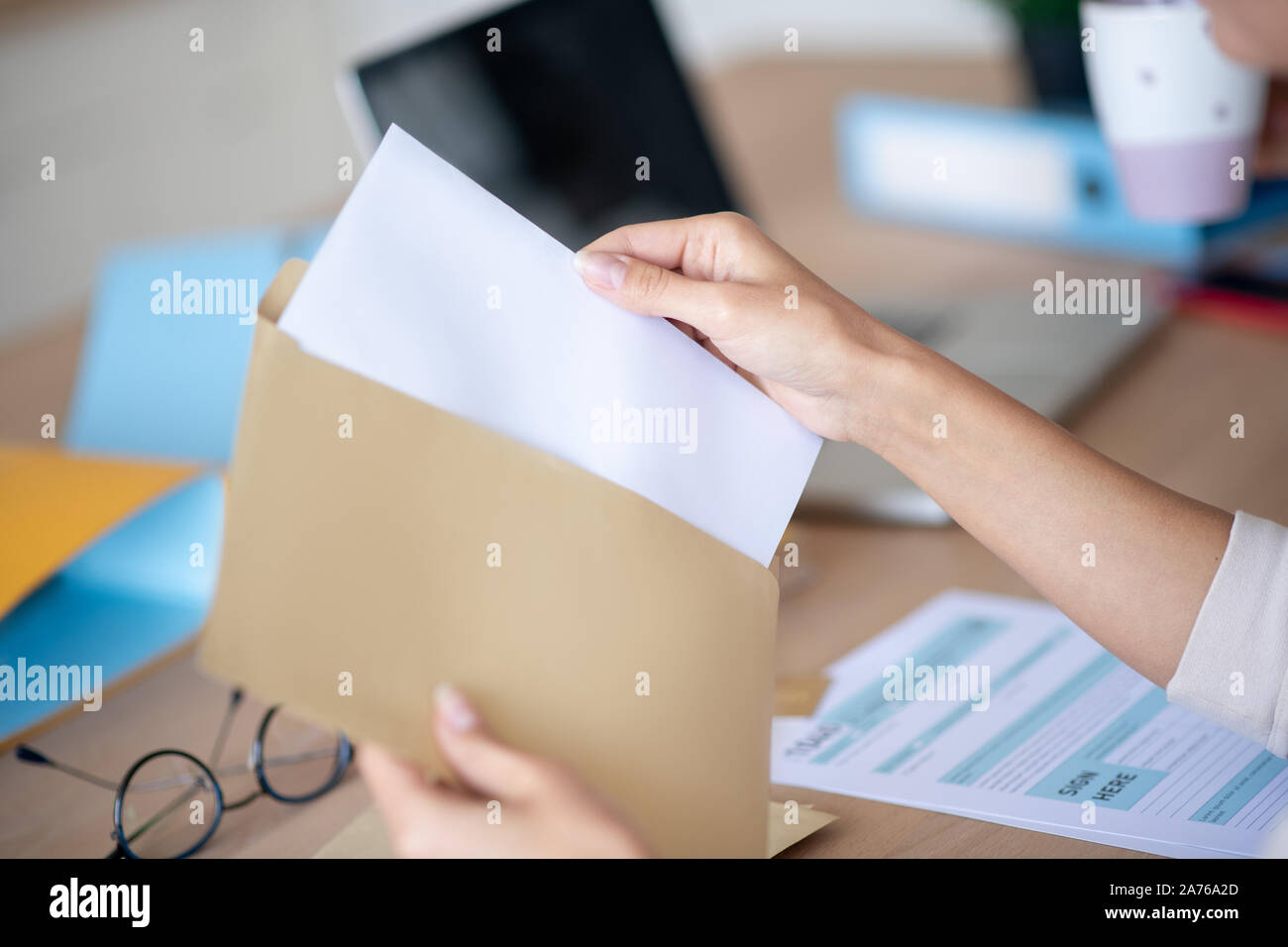 Utility bill envelope hi-res stock photography and images - Alamy