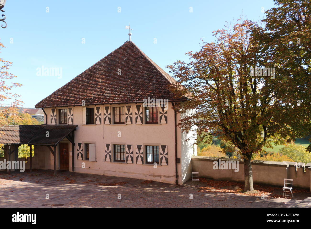 Historisches Gebäude in der Altstadt von Engen in Süddeutschland Stock ...