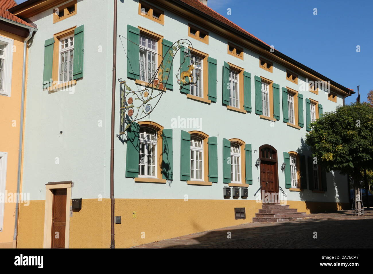 Historisches Gebäude in der Altstadt von Engen in Süddeutschland Stock ...
