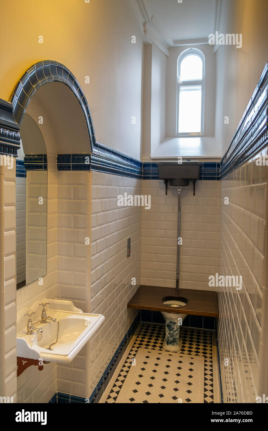 Victorian toilet hi-res stock photography and images - Alamy