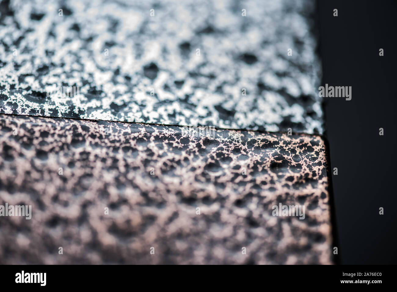 Powder paint for protection of metal construction parts and structures ...