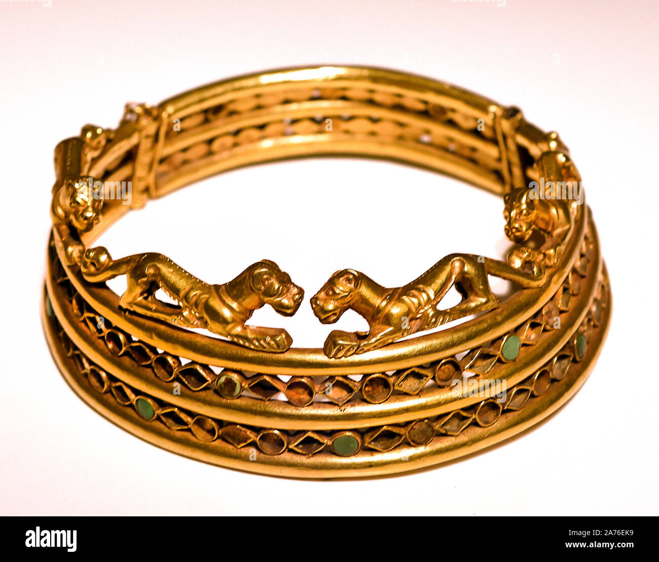 Golden torque with beats of prey 2nd-1st Century BC Russia, Russia ...