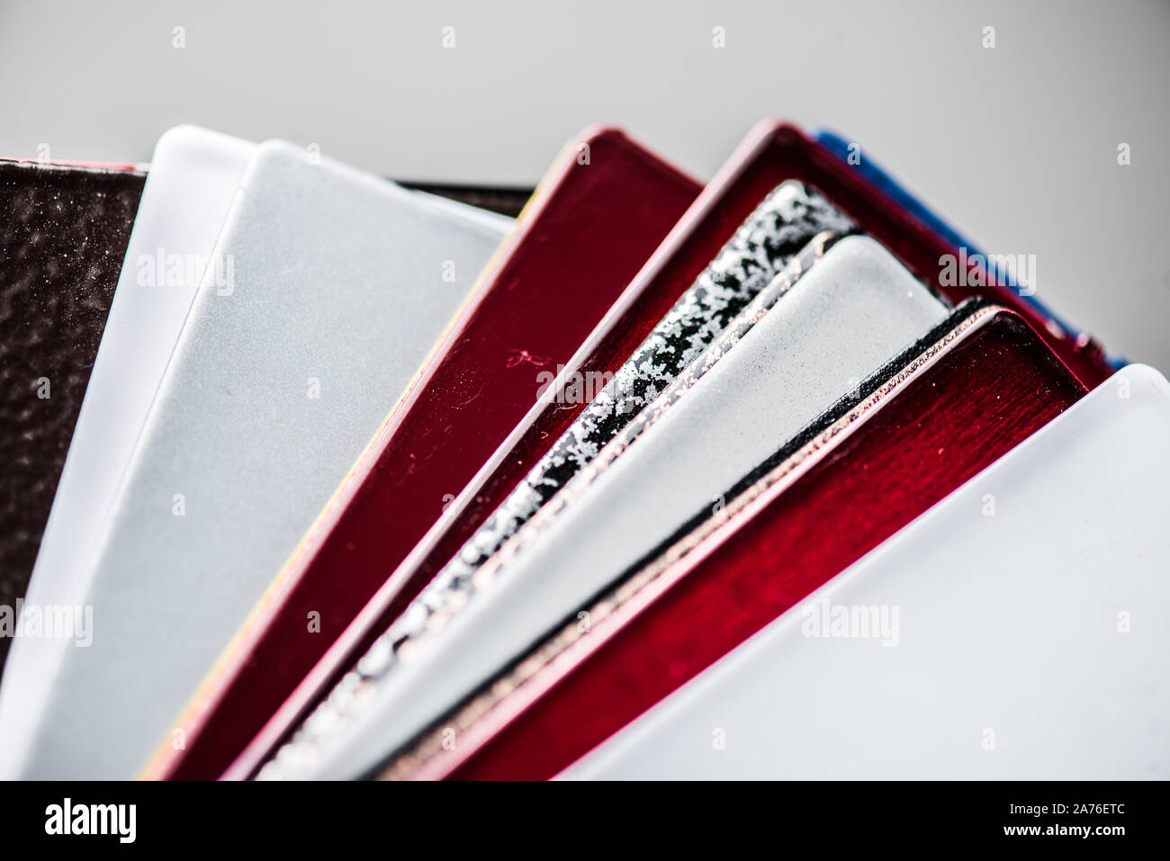 Powder paint for protection of metal construction parts and structures ...