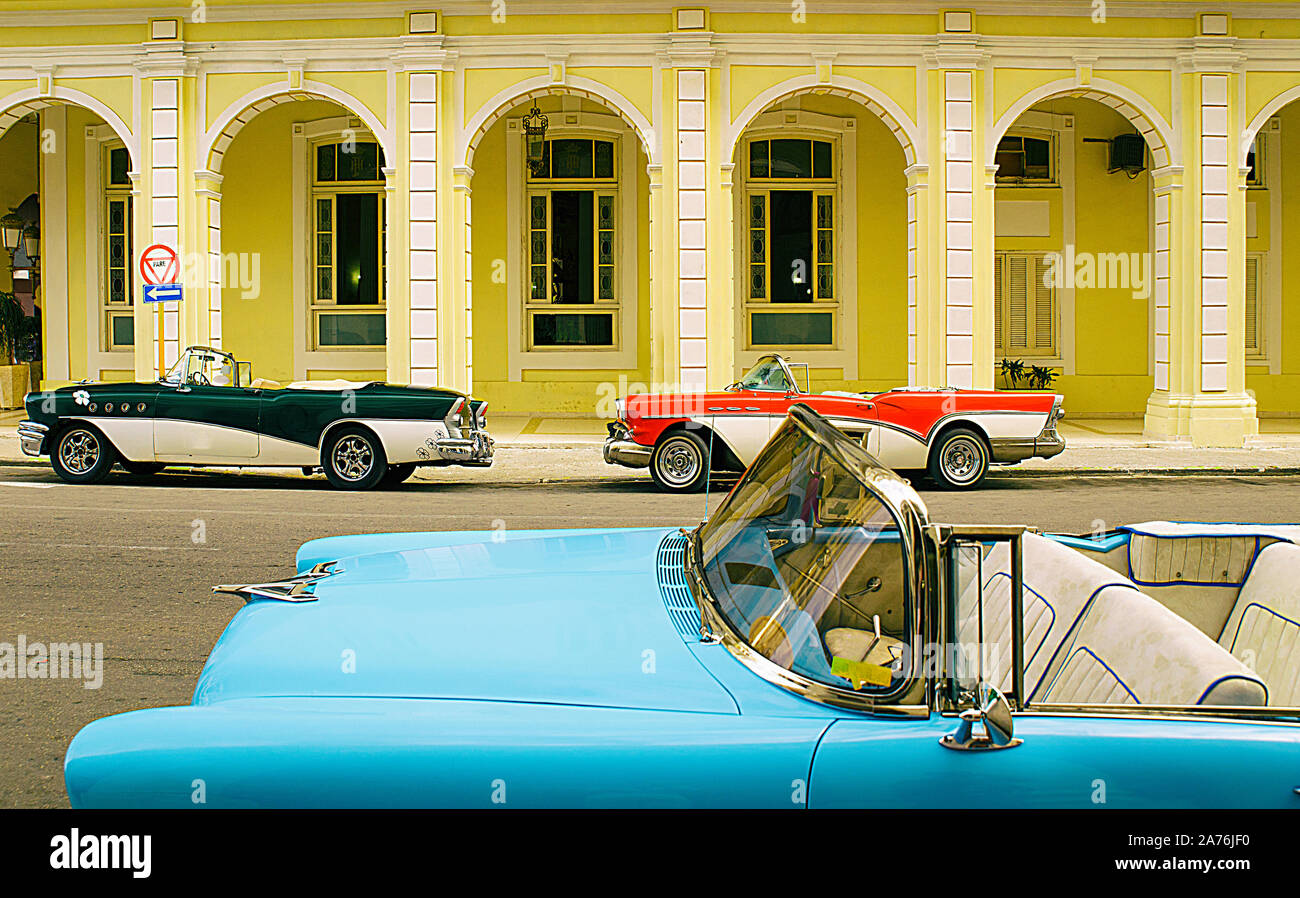 Light colored cars hi-res stock photography and images - Alamy