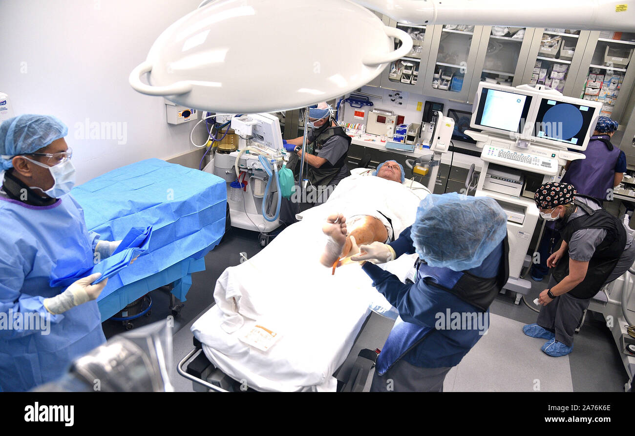 Hall of Fame quarterback Joe Montana is seen in the operating room at ...