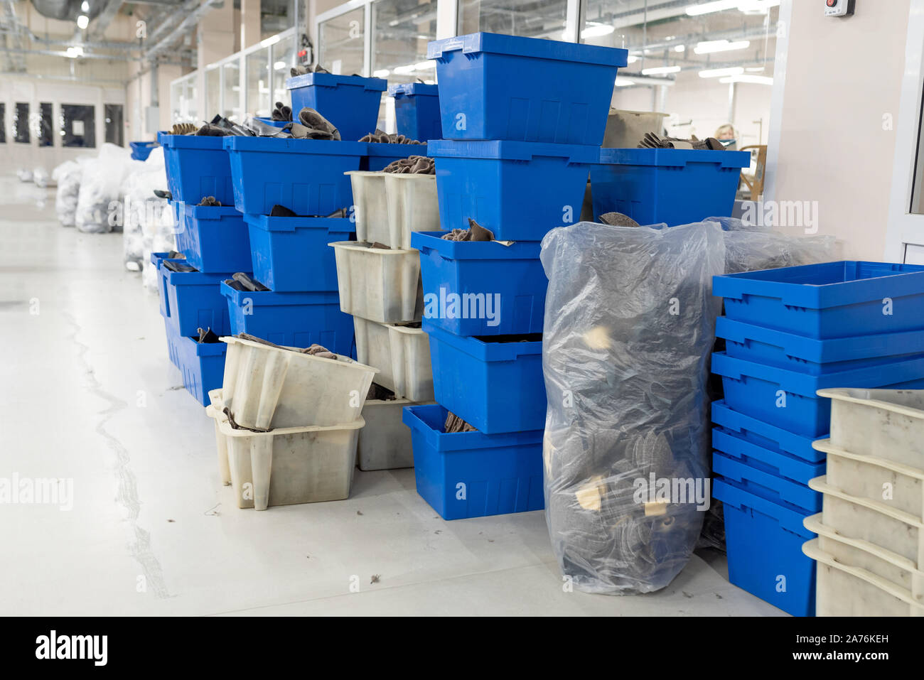 Production line boxes hi-res stock photography and images - Alamy