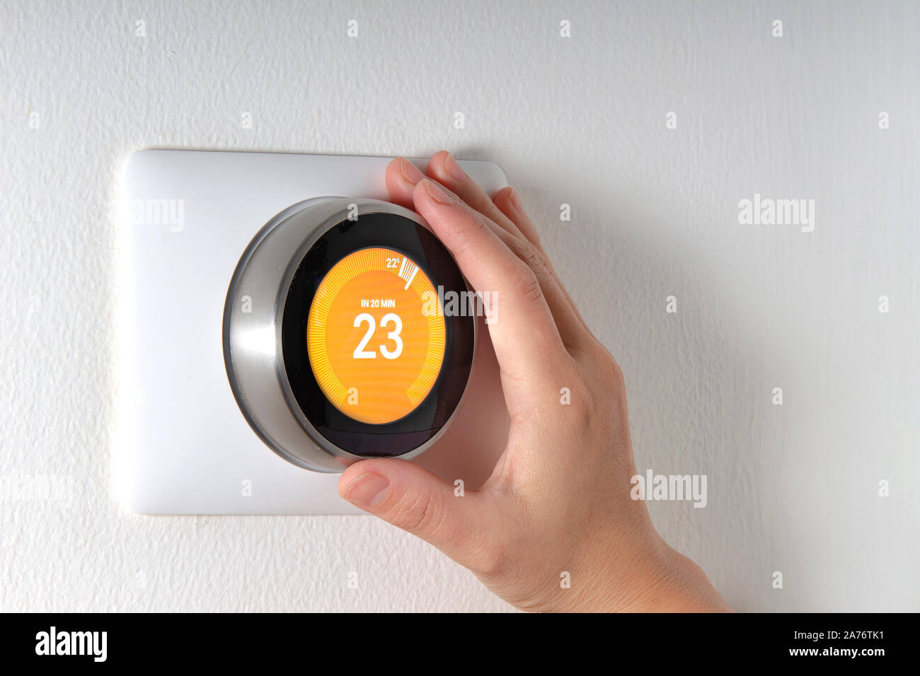 Smart thermostat hi-res stock photography and images - Alamy