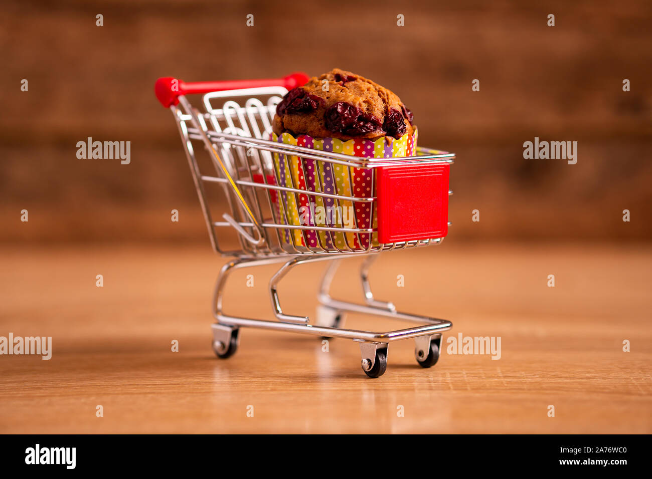 Shopping cart cake hi-res stock photography and images - Alamy