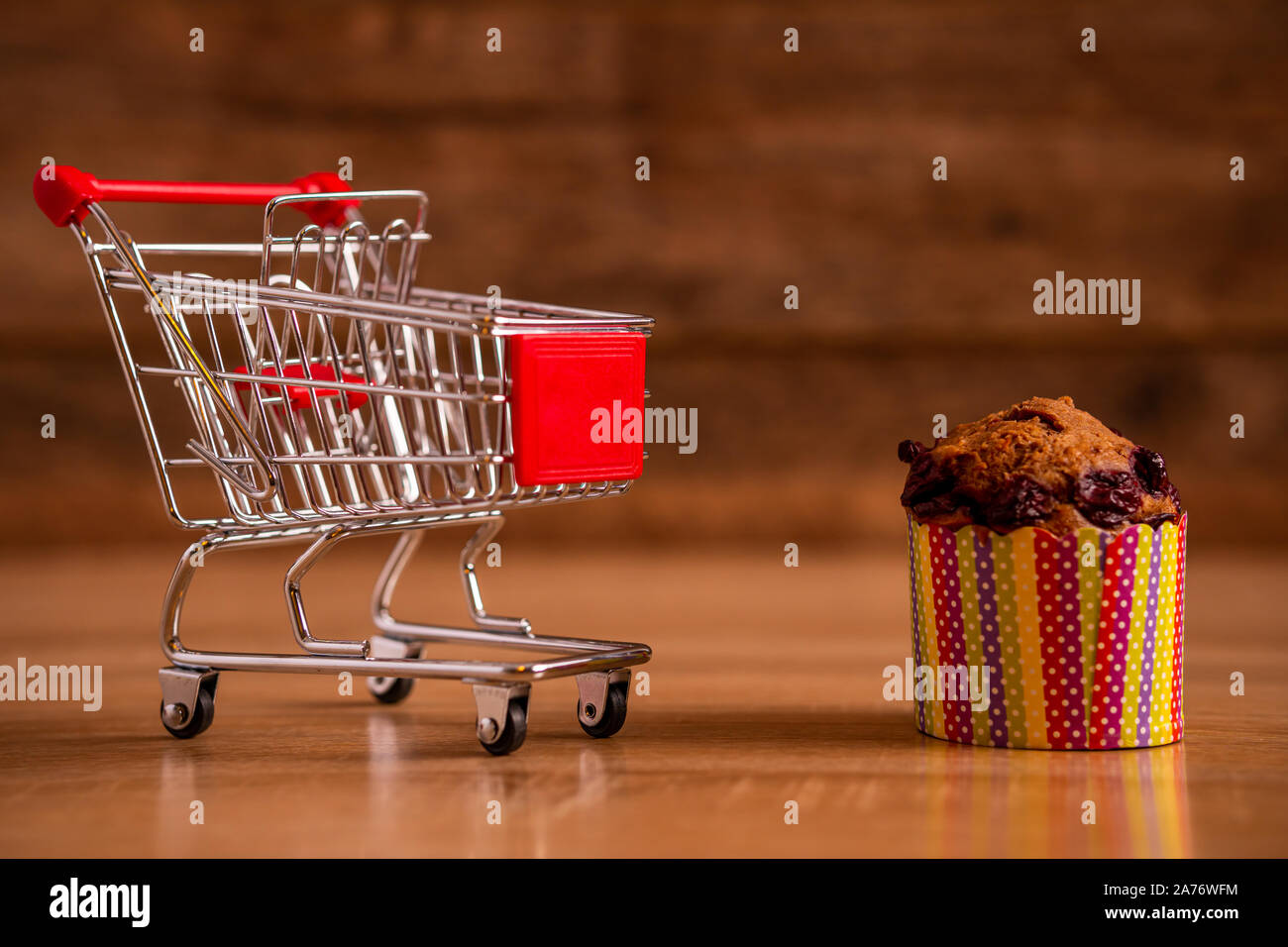 Shopping cart cake hi-res stock photography and images - Alamy