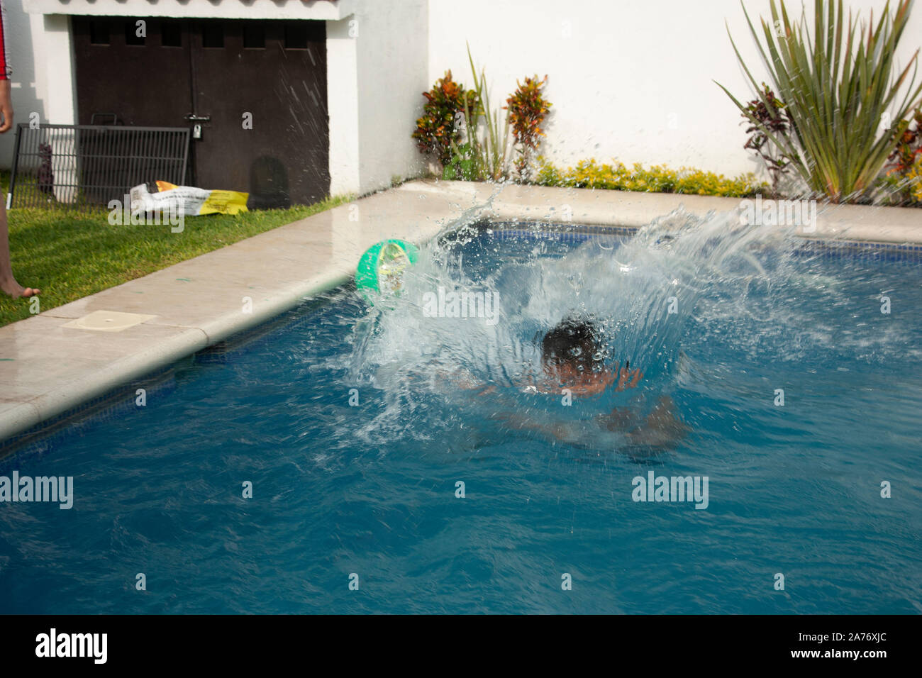 Child splash tub hi-res stock photography and images - Alamy