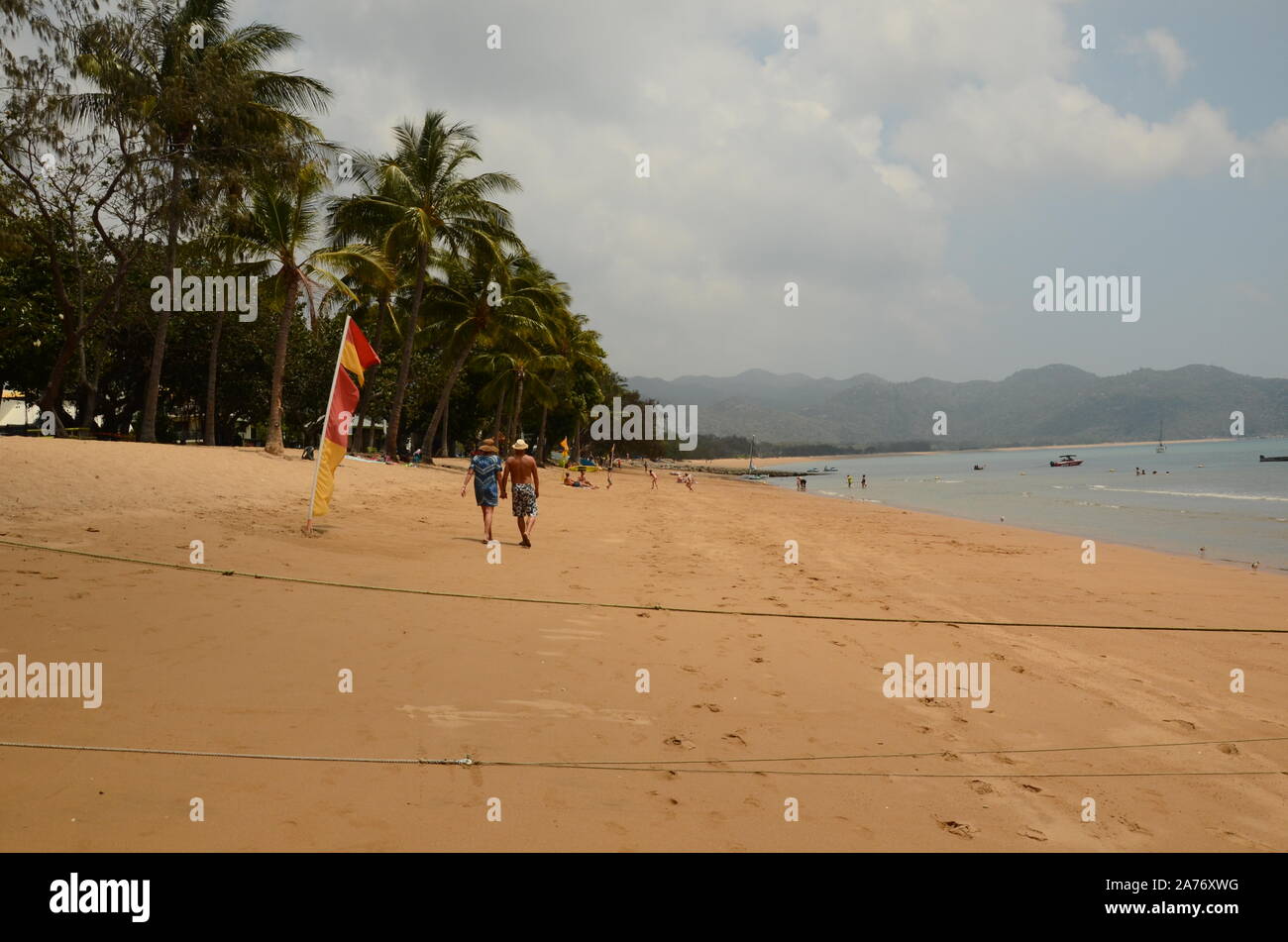 Magnetic island beach hi-res stock photography and images - Alamy