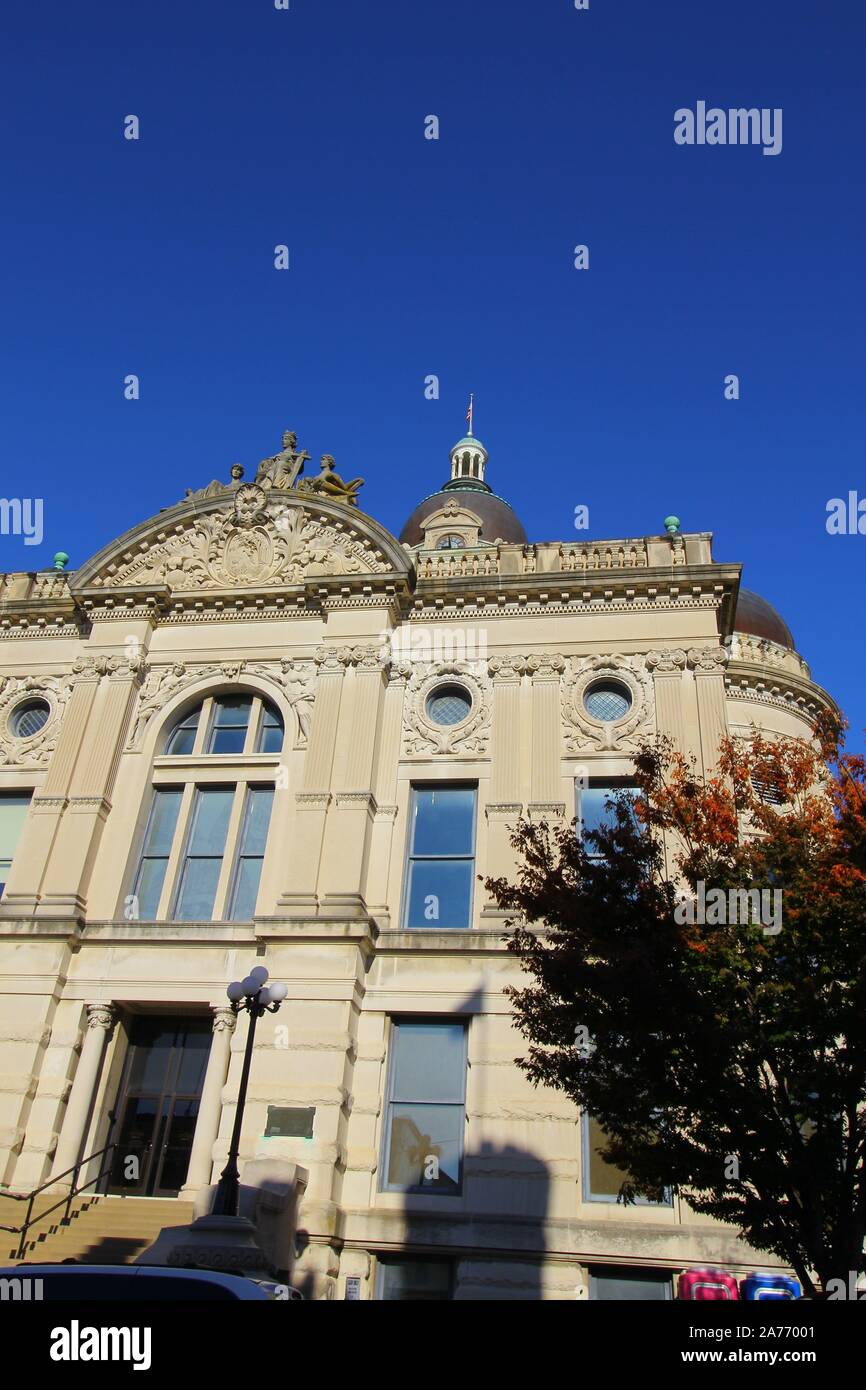 Old Vanderburgh County Courthouse, Evansville, Indiana Stock Photo - Alamy