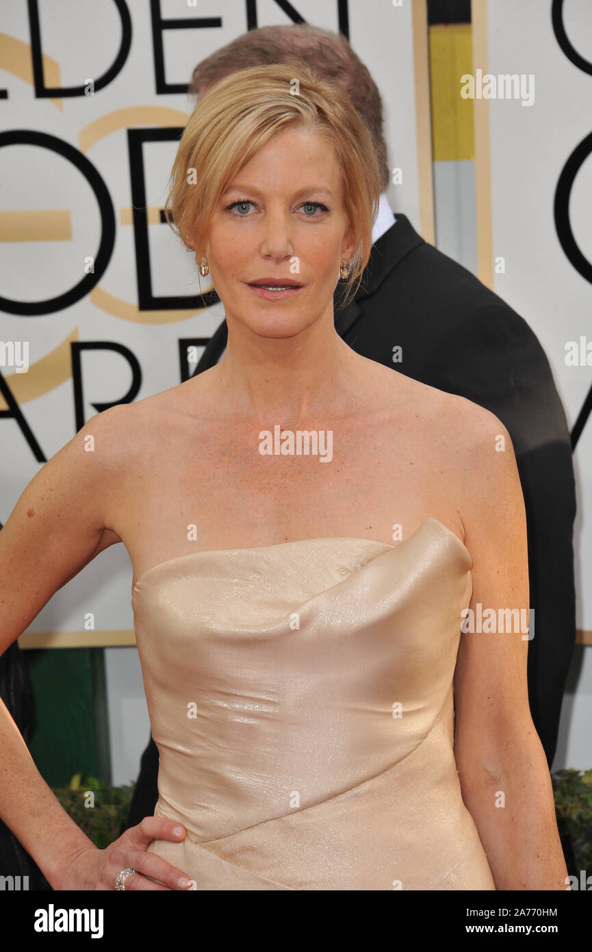 LOS ANGELES, CA - JANUARY 12, 2014: Anna Gunn at the 71st Annual Golden ...