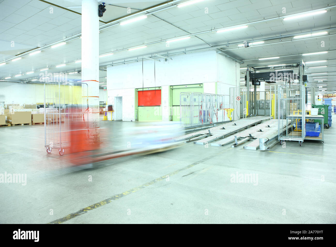 Car lift operator hi-res stock photography and images - Alamy