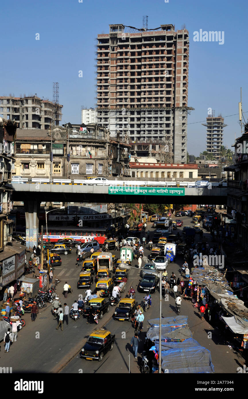 Mumbai; Maharashtra; India -Southeast Asia Feb; 15; 2012 : Traffic at ...