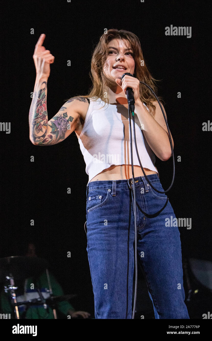 Donna missal singer hi-res stock photography and images - Alamy