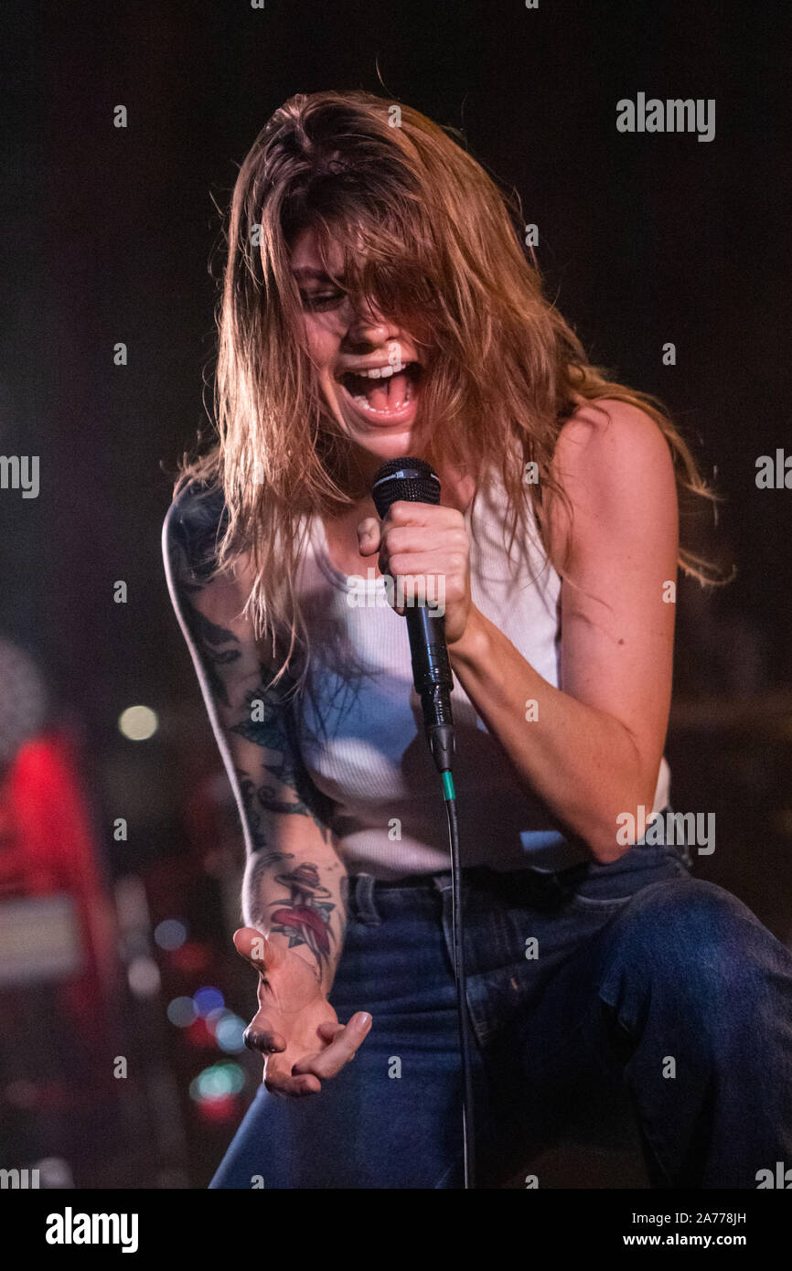 Donna missal singer hi-res stock photography and images - Alamy