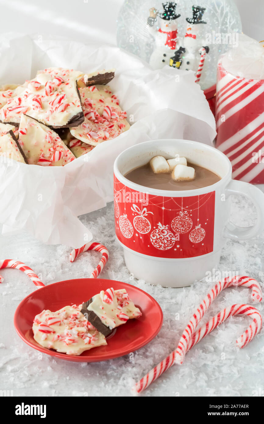 Christmas candy canes coffee hi-res stock photography and images - Alamy