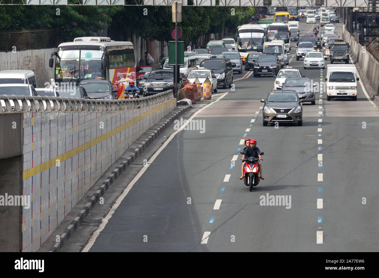 Philippine rush hour hi-res stock photography and images - Alamy