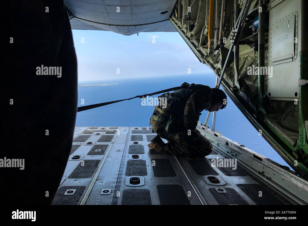 Marine corps personnel parachutes hi-res stock photography and images ...