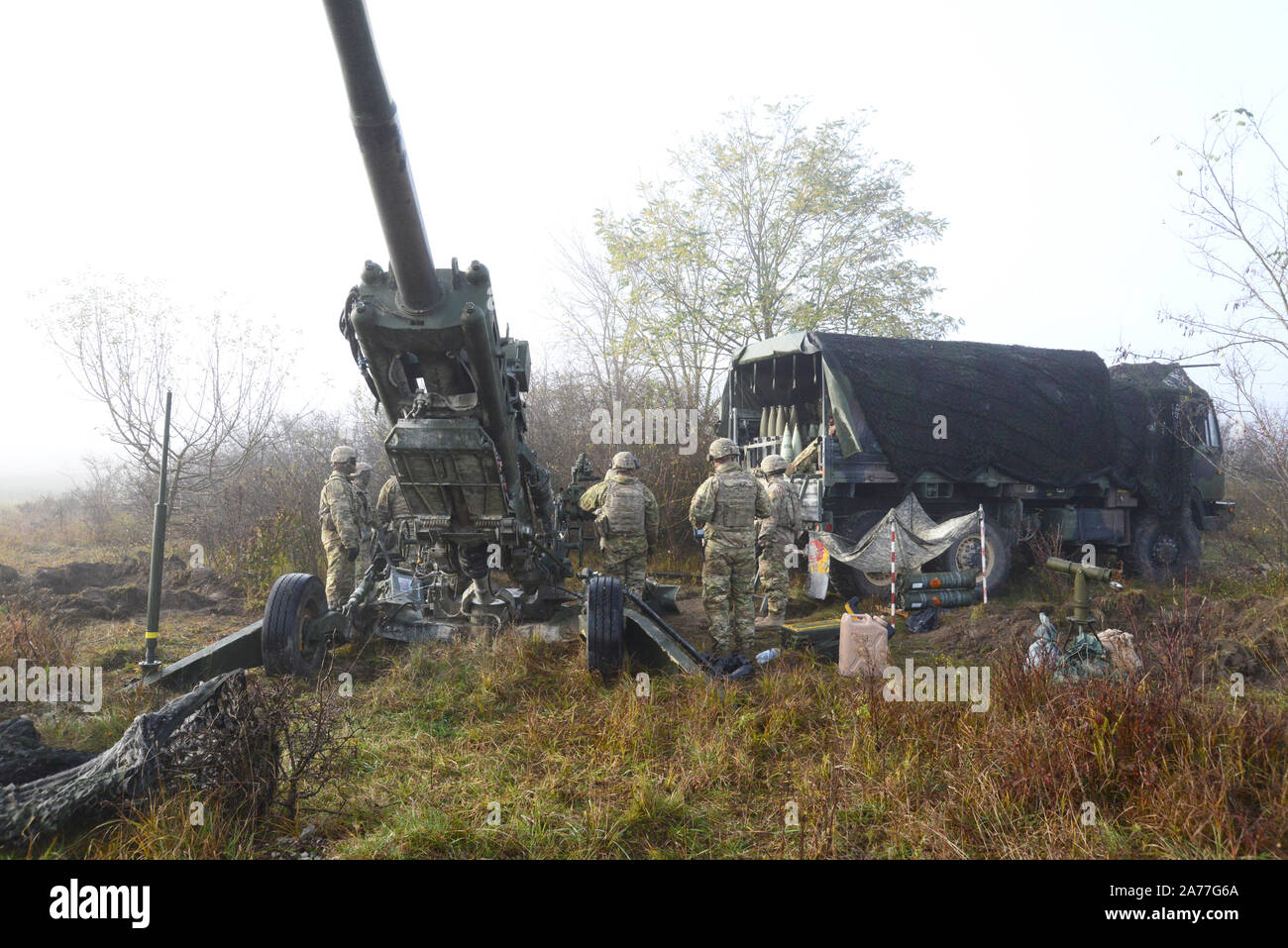 155 mm howitzers hi-res stock photography and images - Alamy