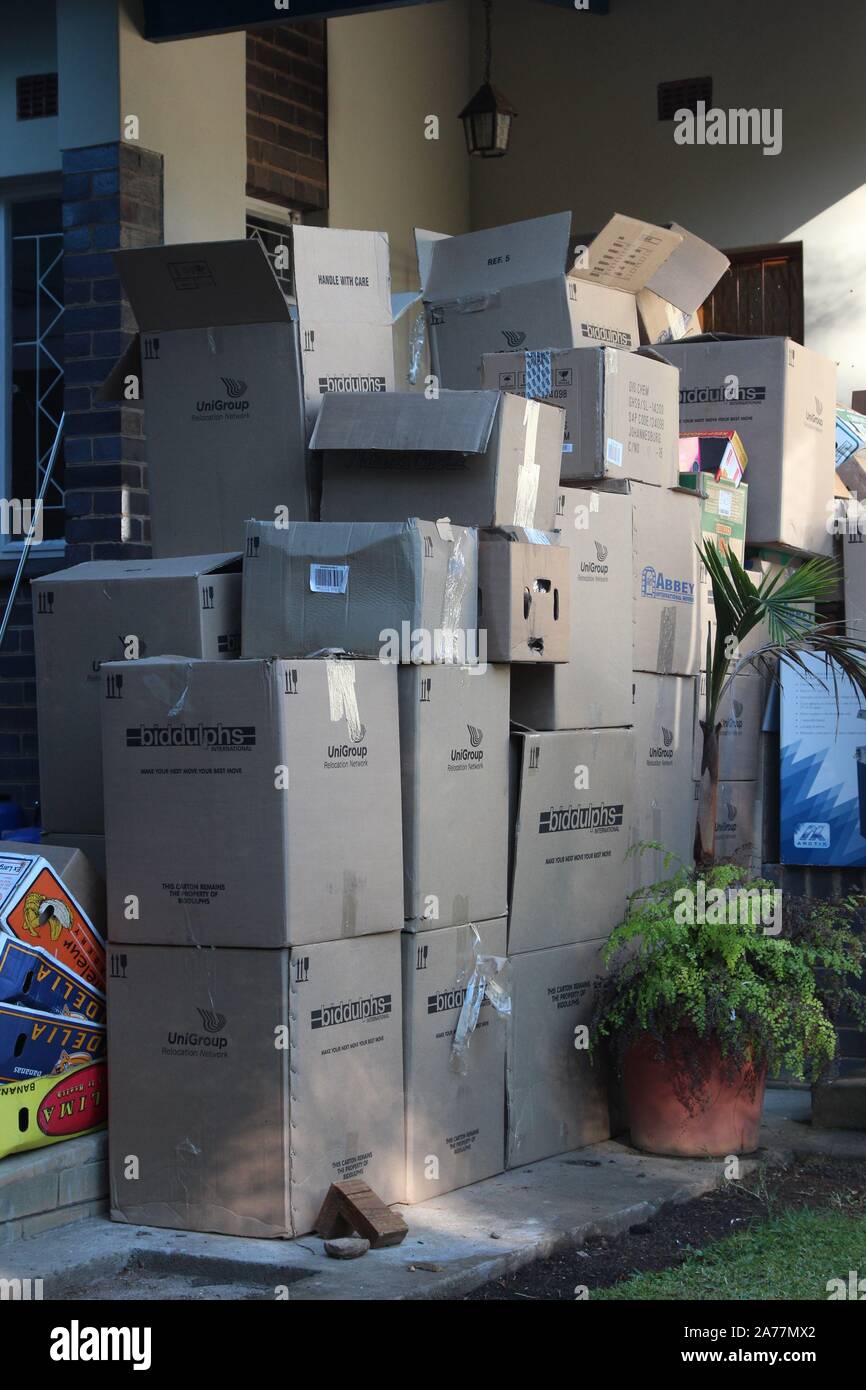 Unpacked boxes hi-res stock photography and images - Alamy
