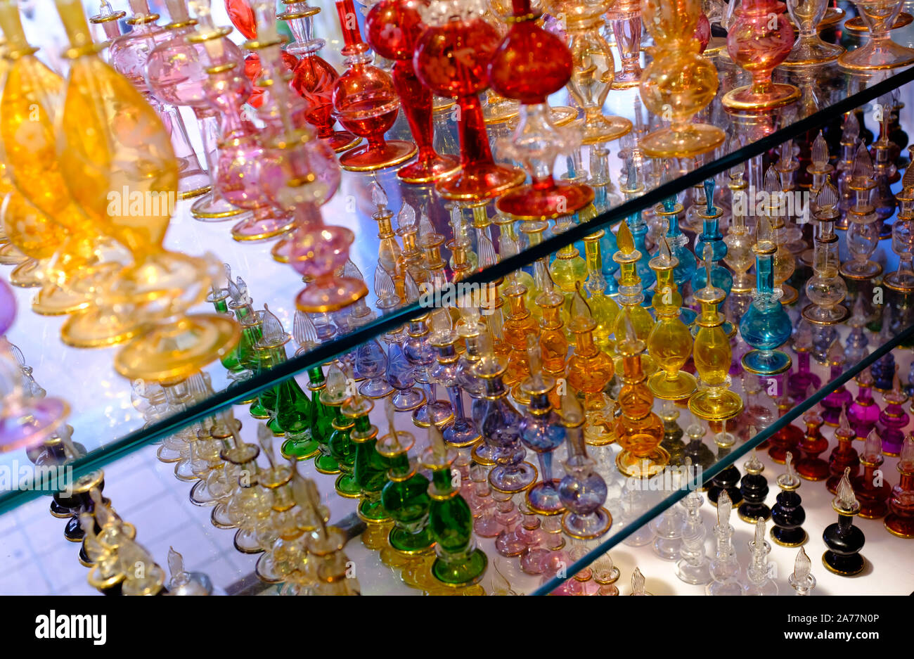 Antique glass bottles on display hi-res stock photography and images ...