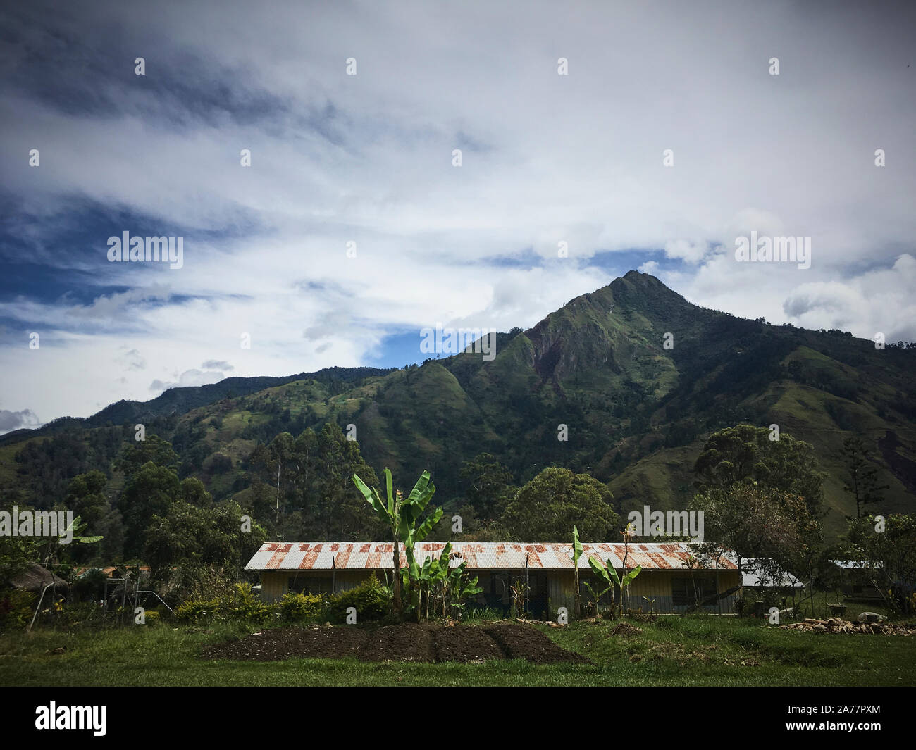 The gorgeous mountain landscapes of Mount Hagen Papua New Guinea Stock ...