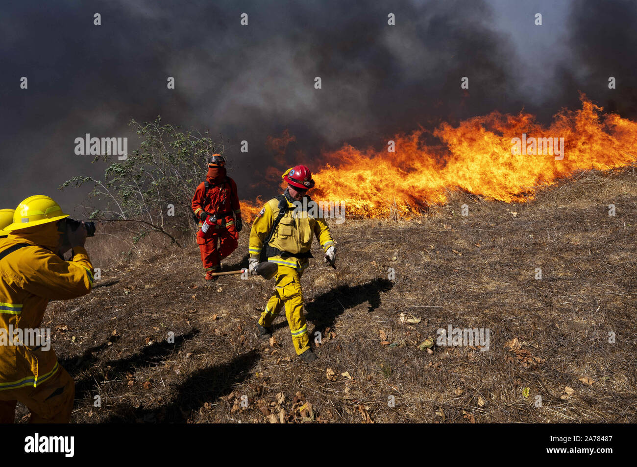 Library los angeles and fire hi-res stock photography and images - Alamy