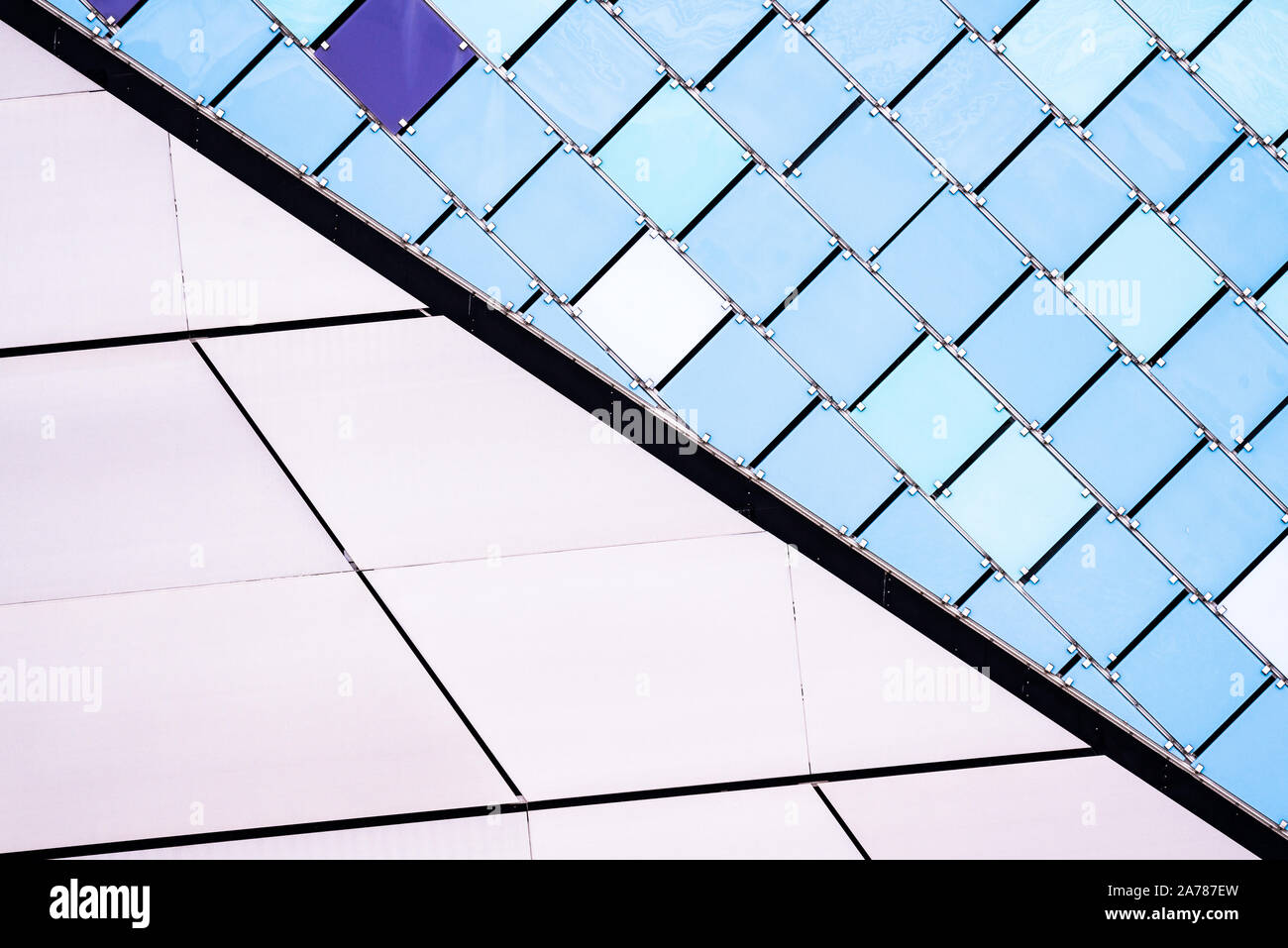 The wonderful architecture of The Deep, in Hull, Yorkshire Stock Photo ...