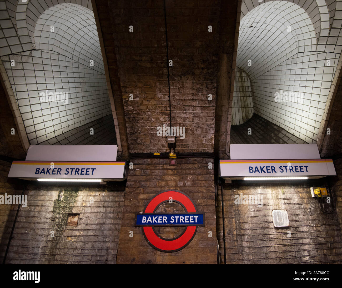 Platform of the historic Baker Street Underground Station in London ...