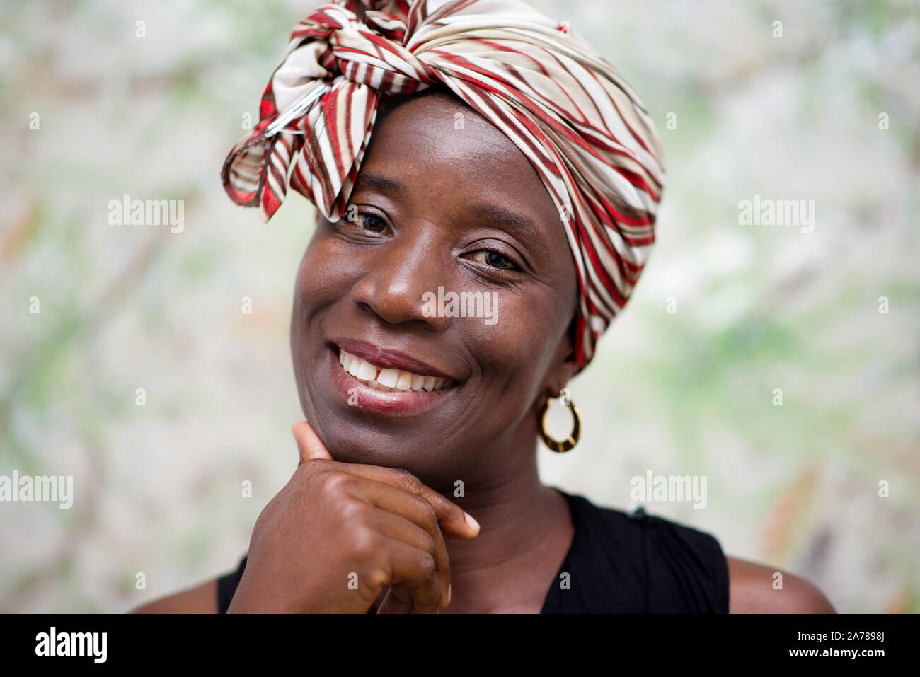 Kindly face hi-res stock photography and images - Alamy