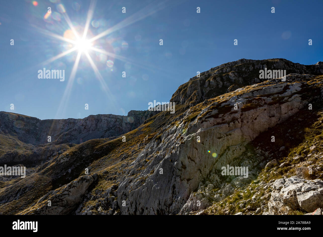 Mid terrain hi-res stock photography and images - Alamy