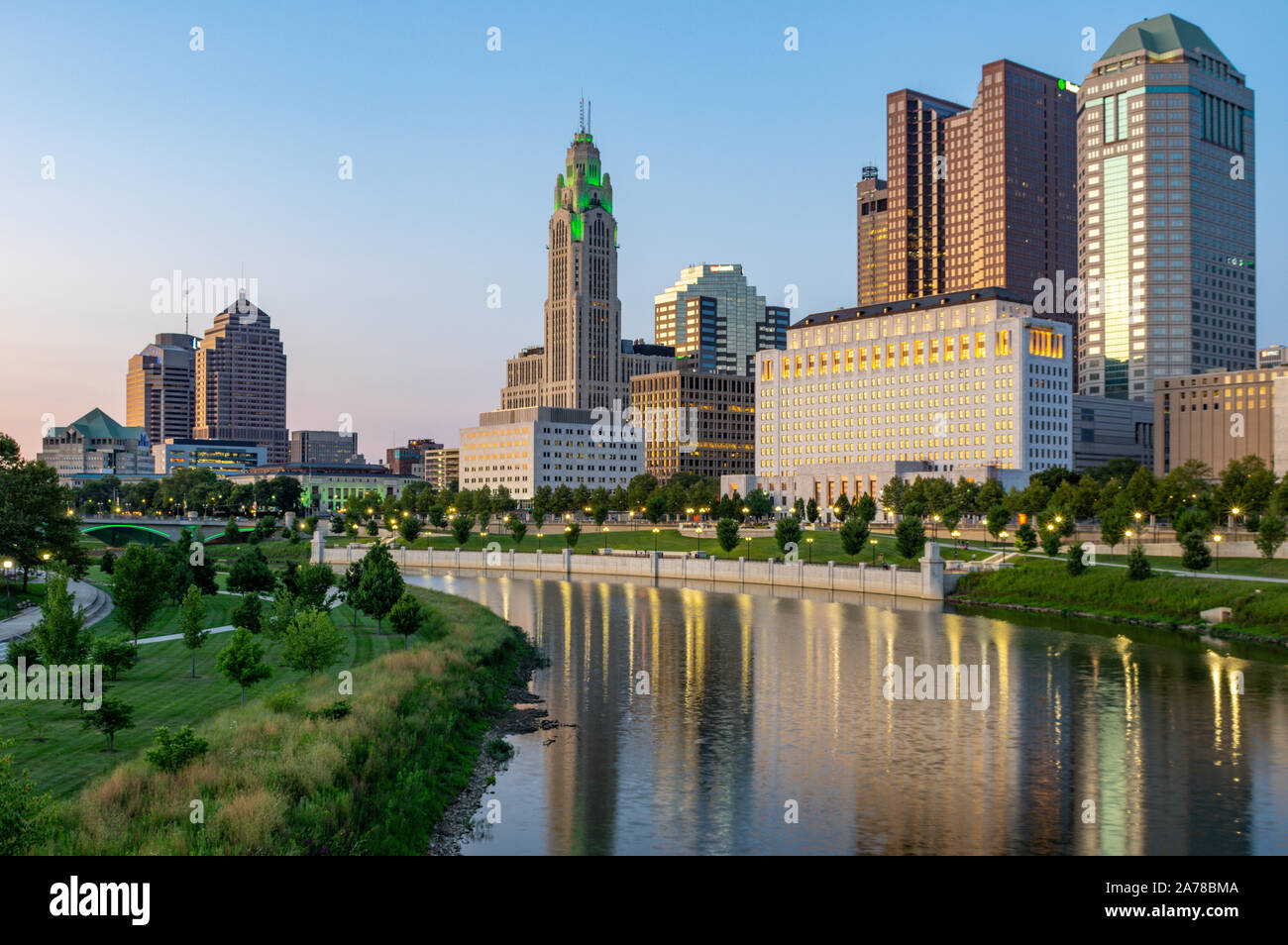 Night 2 shadows hi-res stock photography and images - Alamy