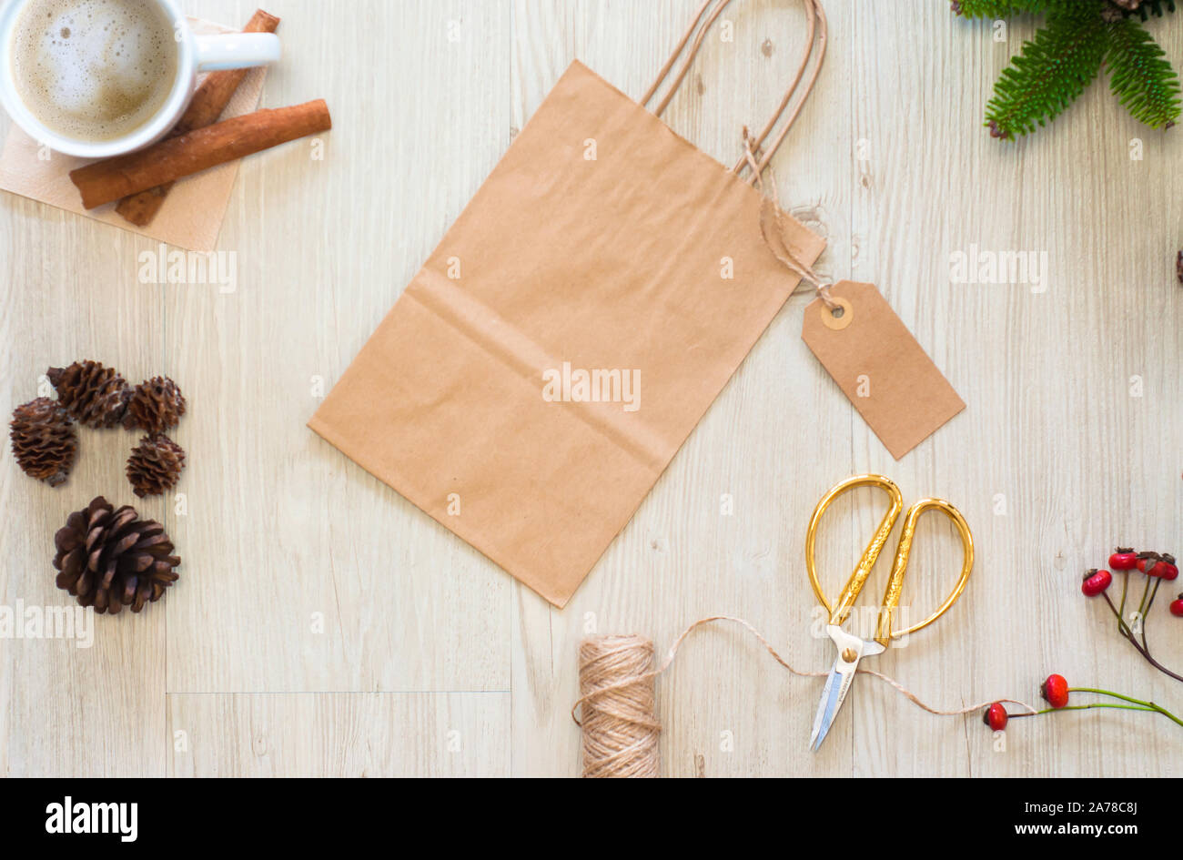 paper bag and label mock up Stock Photo - Alamy