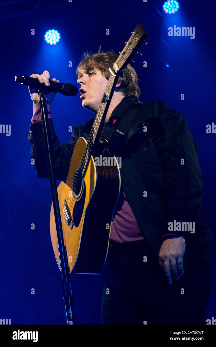 Lewis capaldi photos hi-res stock photography and images - Alamy