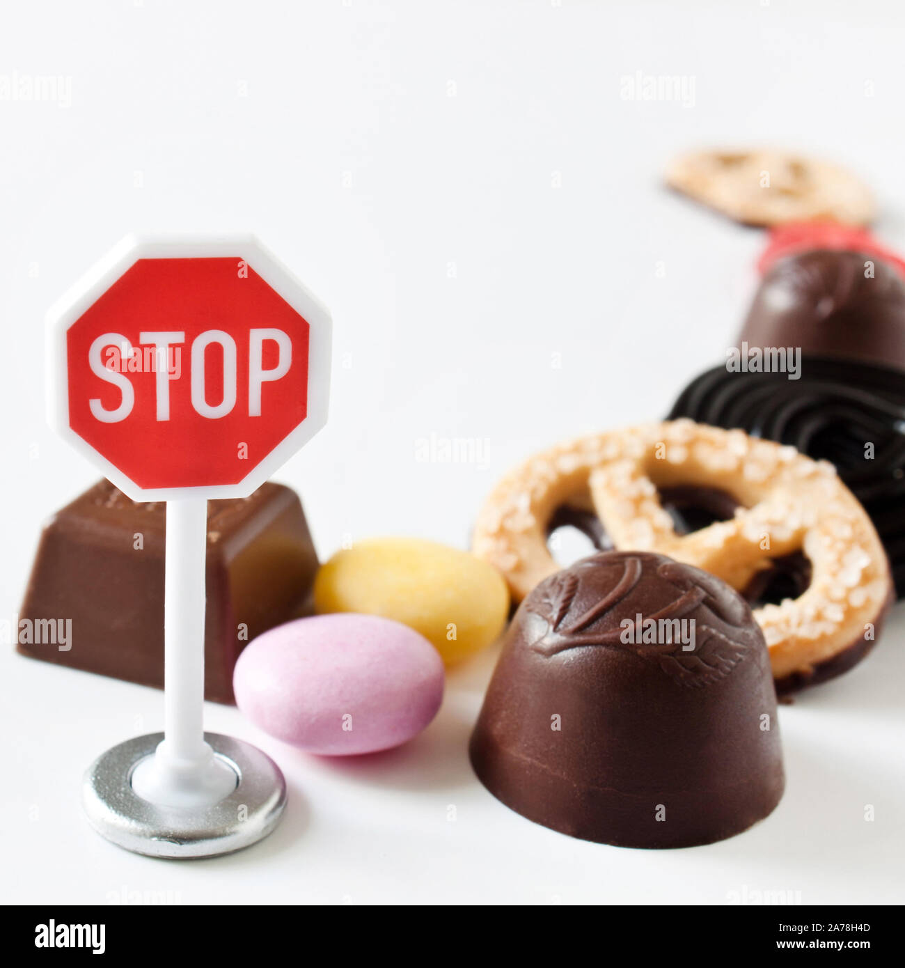 Stop sign Diet and sweets Stock Photo - Alamy