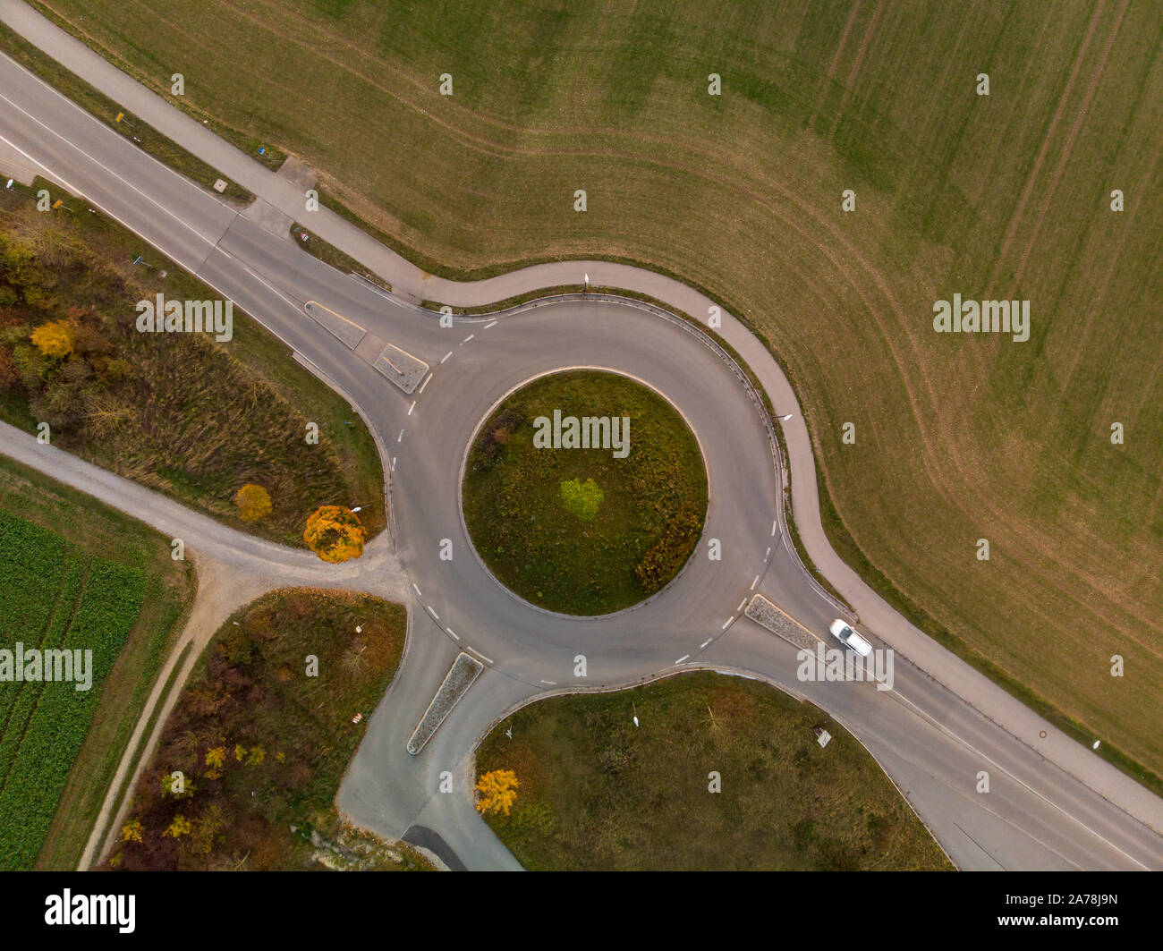 Vehicles roundabout drone hi-res stock photography and images - Alamy