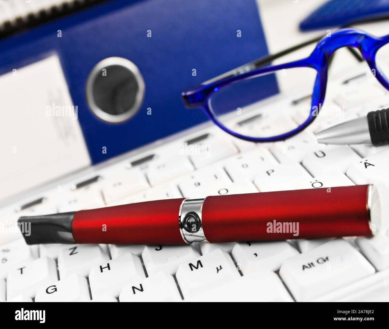 Smoking cigarettes and office hi-res stock photography and images - Alamy