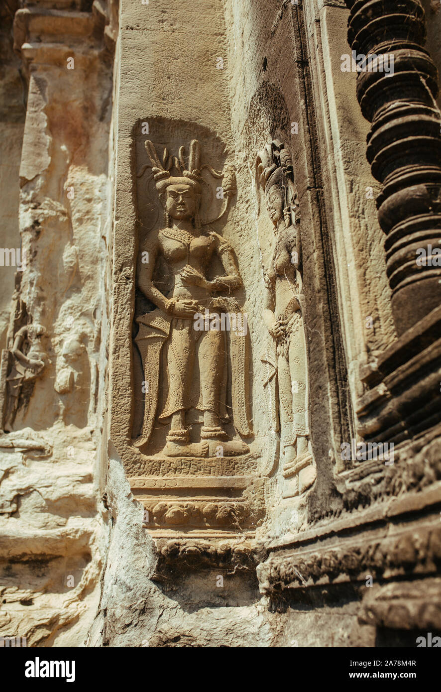 Cambodian Acient Murals and cave paintings on Agkor Wat temple walls ...