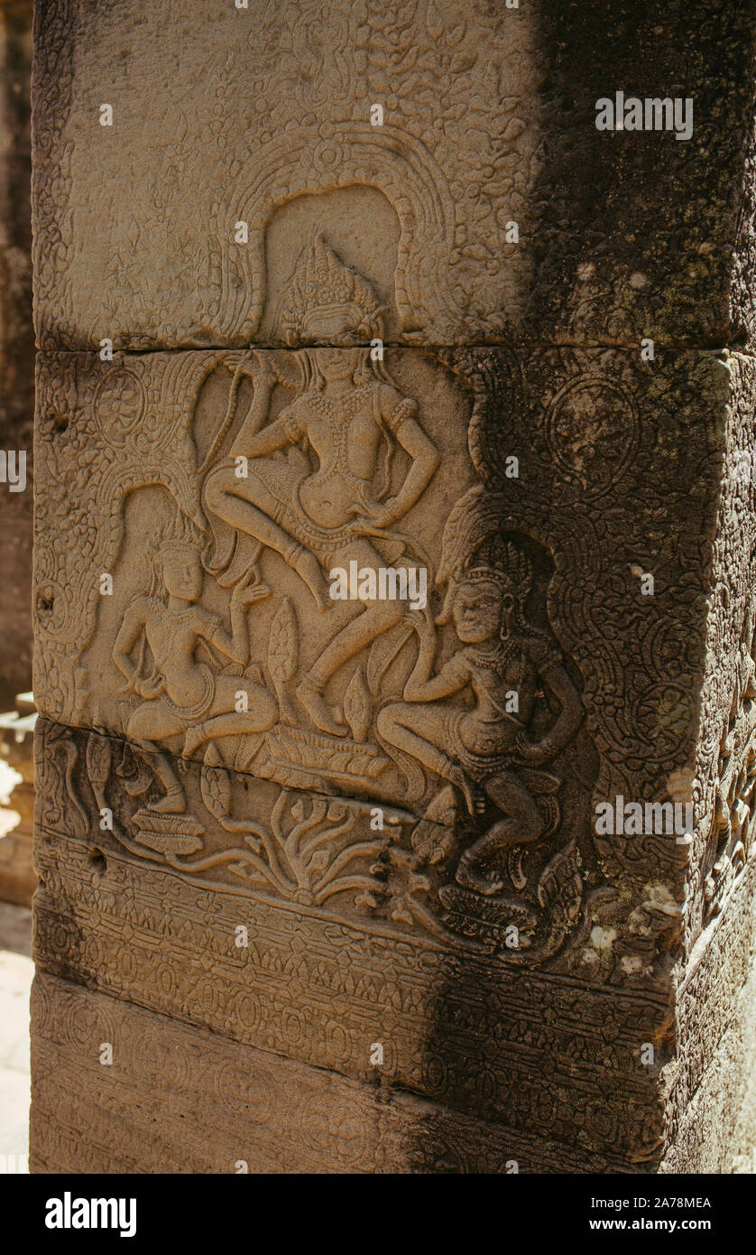 Cambodian Acient Murals and cave paintings on Agkor Wat temple walls ...