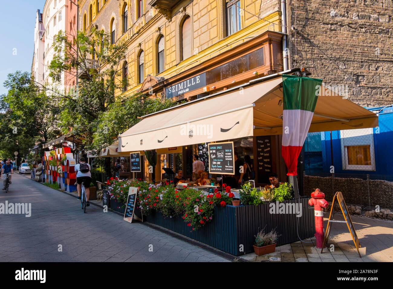 Summer budapest hi-res stock photography and images - Alamy