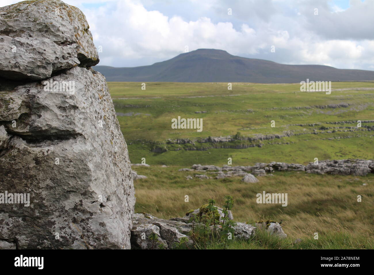Dales rock hi-res stock photography and images - Alamy