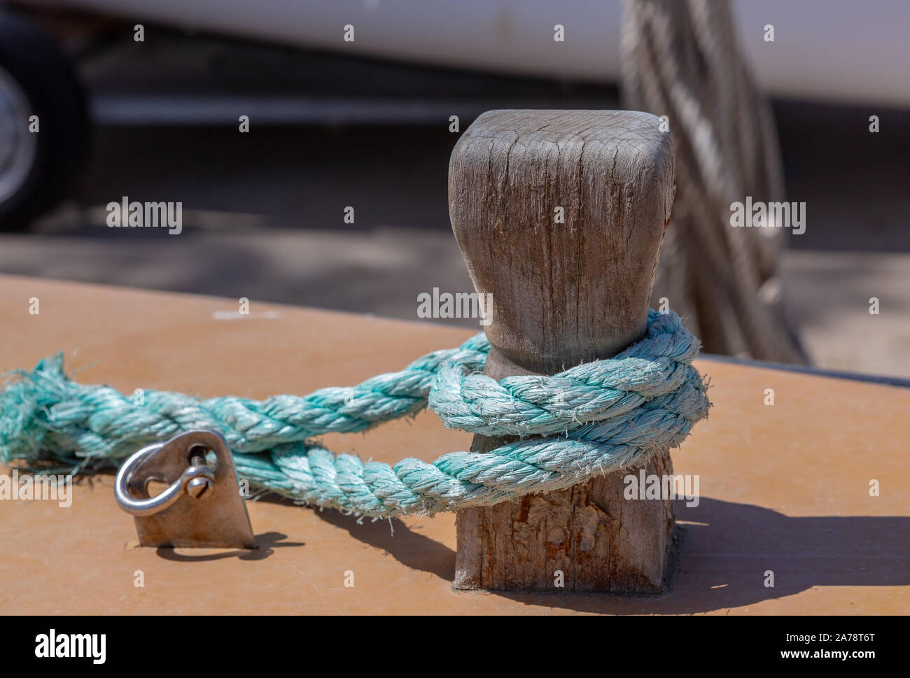 Worn marine rope texture hi-res stock photography and images - Alamy